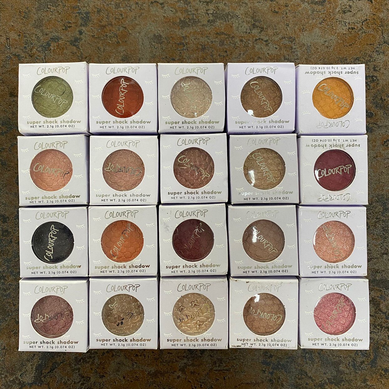 土豆泥易碎！colourpop卡拉泡泡土豆泥眼影 DGAF FROG RITZ_虎窝淘