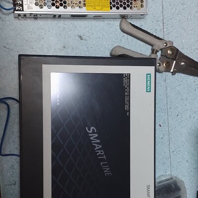 议价SMART 1000 IE V3触摸屏，型号6AV6可维修