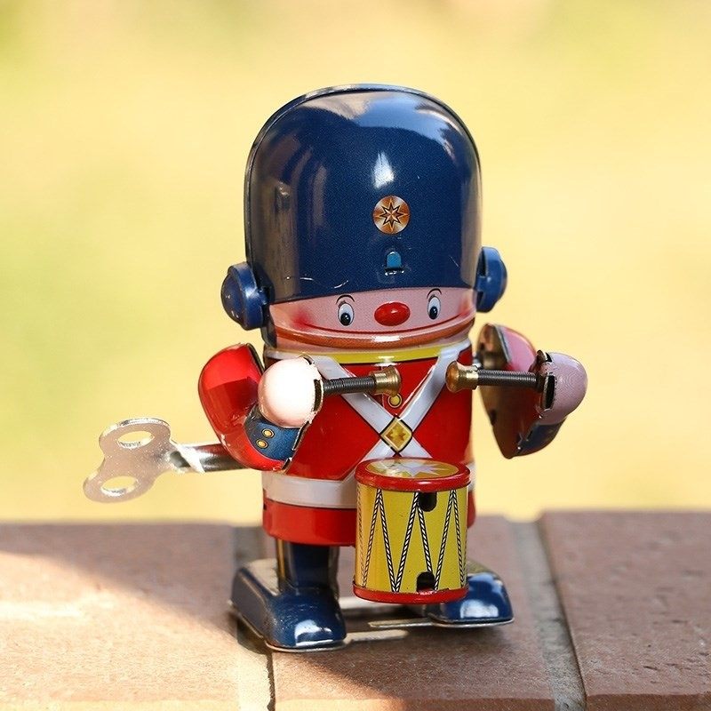 新款2022士兵发条小小卫兵踏步走敲鼓儿童小玩具会打鼓敲发条玩具_虎窝淘