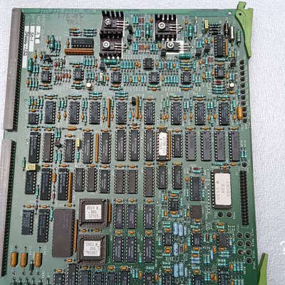 议价-一块老 outfield电路板，型号是AMP 1-53295