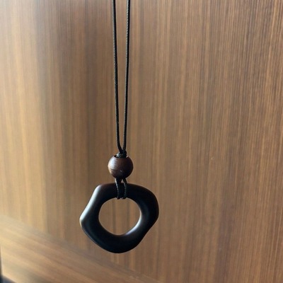 黑绳项链女款2025新款吊坠小众设计高级感配饰