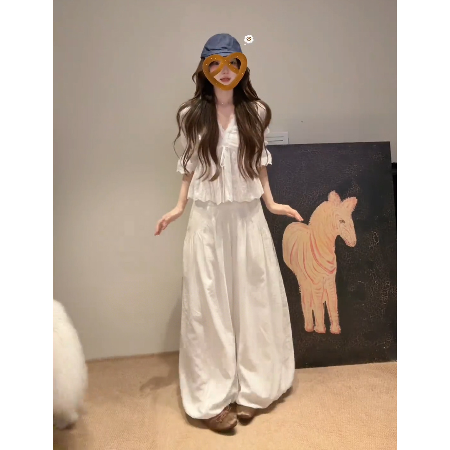 韩系独特绝美穿搭一整套女夏季松弛感白色蕾丝V领衬衫阔腿裤套装