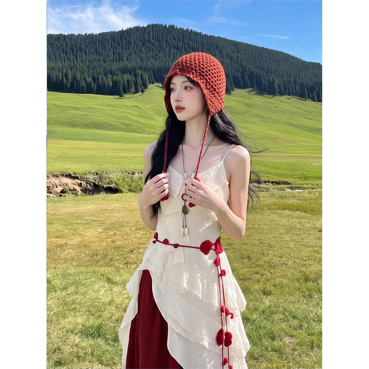 新疆大西北旅游夏季穿搭吊带连衣裙女2026超火夏装一整套不规则裙