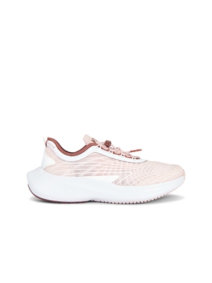 APL: Athletic Propulsion Labs VEIL 运动鞋 revolve小众新款
