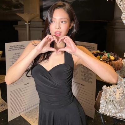 Jennie孔雪儿同款Norma Kamali黑色露背网纱连衣裙夏长裙REVOLVE