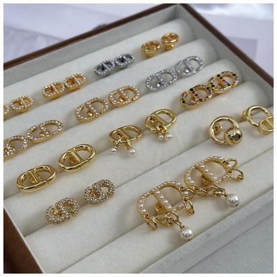 新款CD字母耳钉轻奢高级感