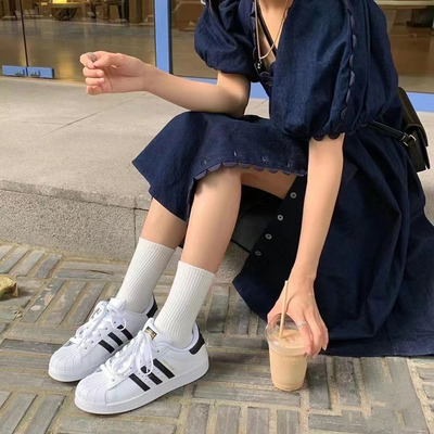 阿迪达斯男女款系带贝壳头休闲鞋
