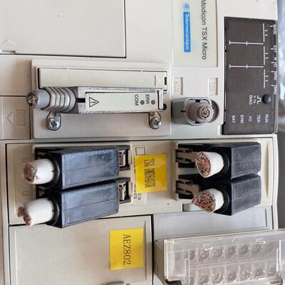 TSX3721101 TSXDMZ64DTK AEZ802 PLC工控模块议价维修
