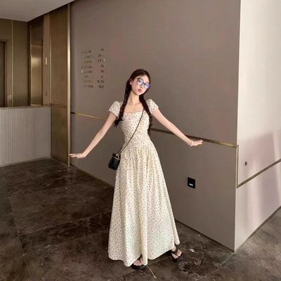 法式方领波点小飞袖连衣裙女夏季收腰a字裙子温柔风气质度假长裙