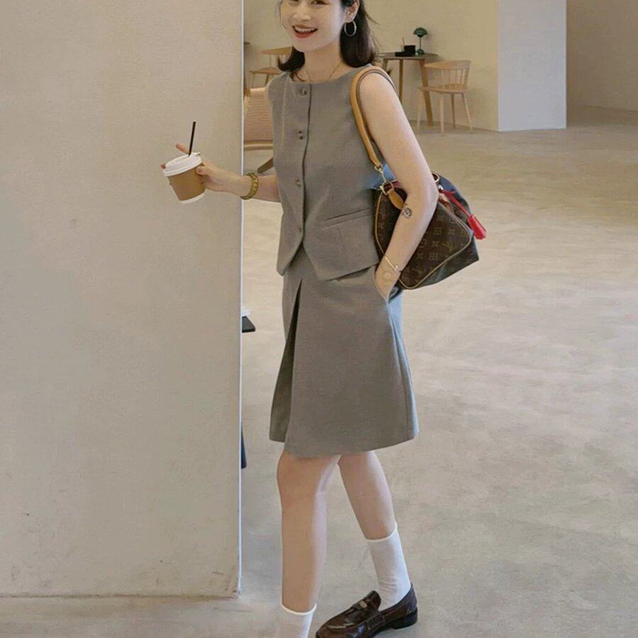 灰色无袖马甲西装半身短裙套装女 2026 夏季新款韩系通勤两件套