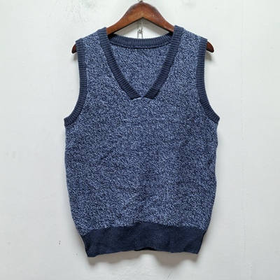 T去标撤柜设计感春秋款女装休闲时尚V领针织背心上衣女N398