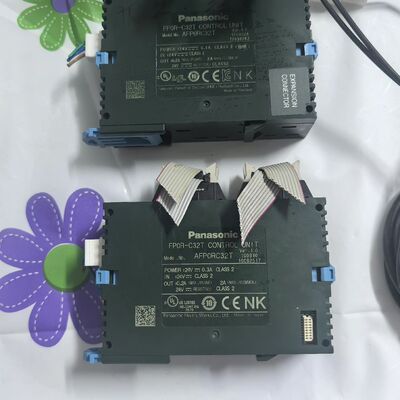 PLC扩展模块 型号AFP0RC32T。有两个 20