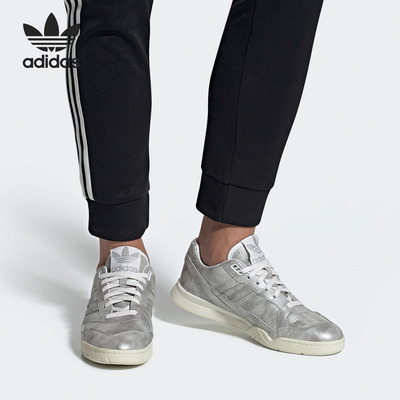 阿迪达斯三叶草男女休闲鞋