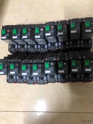 施耐德RXM2AB1BD 24VDC 8脚继电器 ！成色很新议价商品