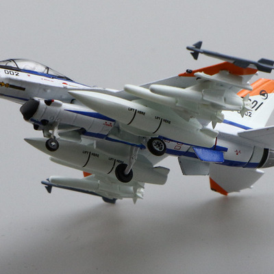 正品Gulliver格列佛 1/200 f-2a 日本空气自卫力量 合金飞机模型