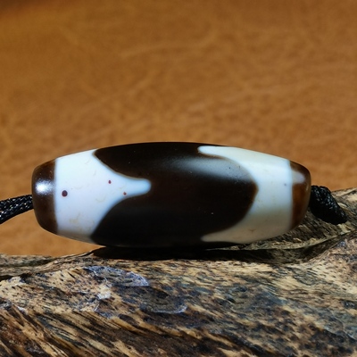 藏传老料沧桑虎牙天珠光气内敛砂砂细腻玛瑙玉髓锁骨链藏式风格