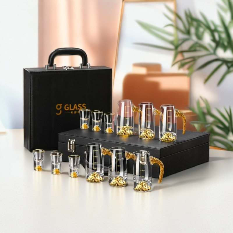 轻奢高档白酒杯礼盒套装家用金箔分酒器小一口杯水晶玻璃奢华酒具