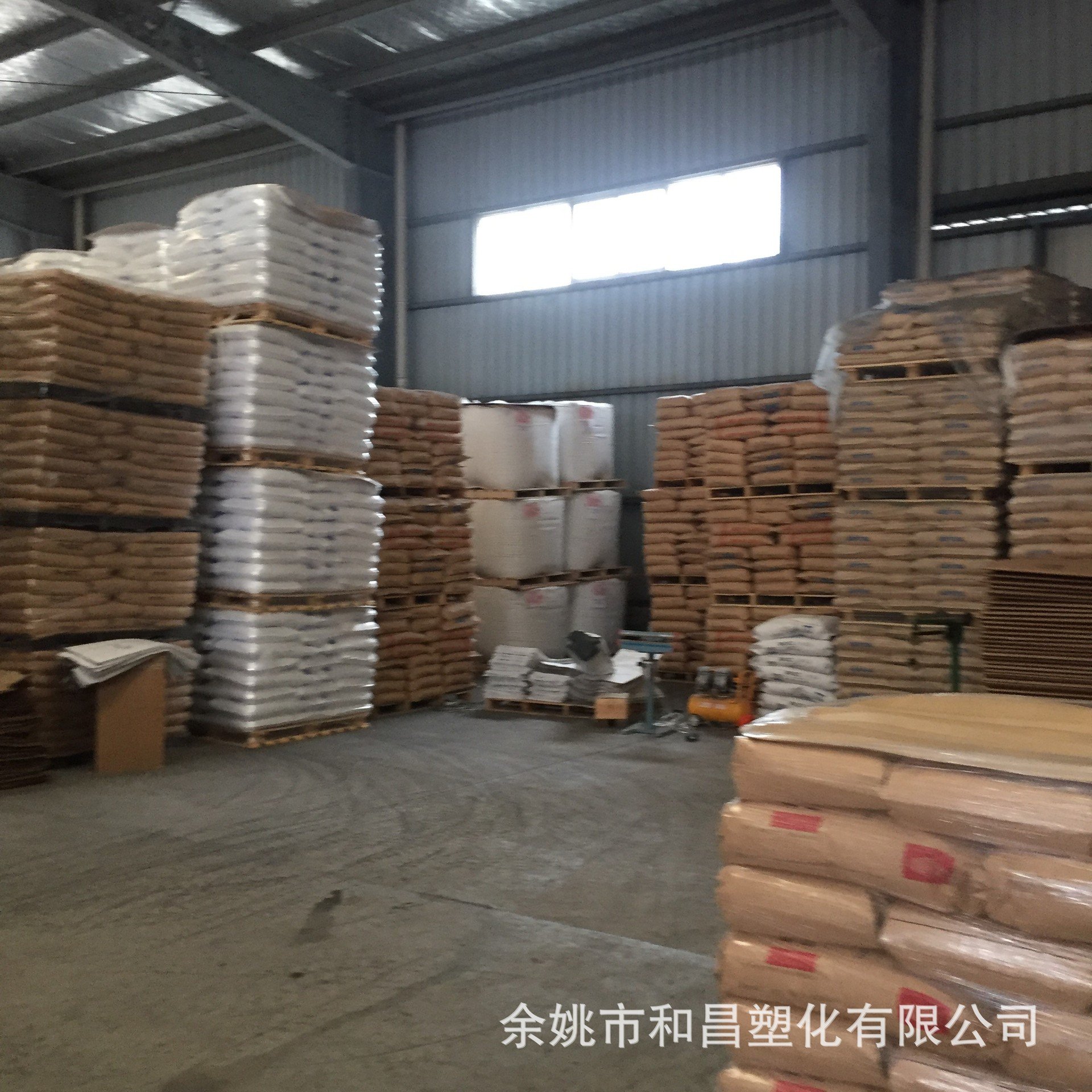 超透明90度热塑性弹性体TPE强包胶PC塑料颗粒现货优惠供应