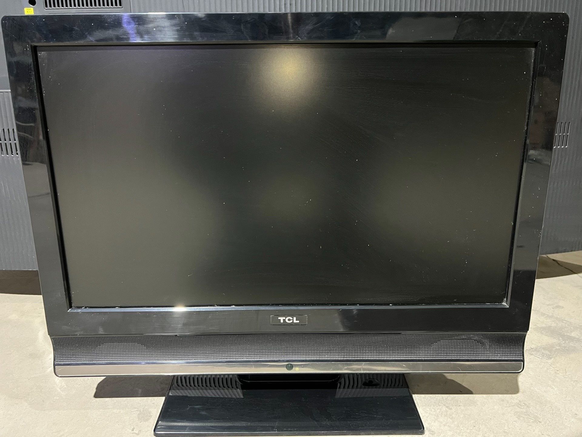 TCL 22寸液晶电视显示器L22N9，成色见图使用正常，带_虎窝淘