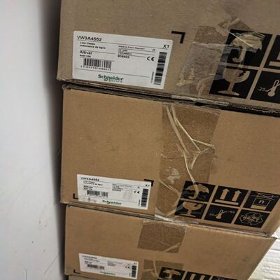 电抗器，型号VW3A4552，未拆封，来自捷克