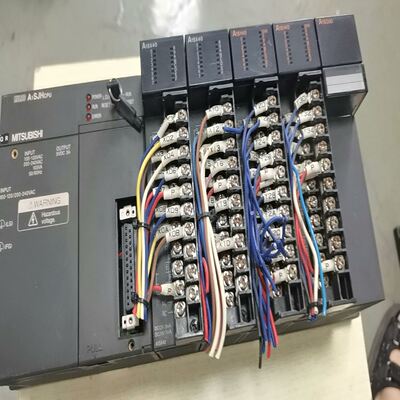 PLC一套，A1SG60.实物拍摄，成色不错，钥匙在