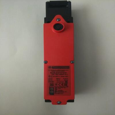 维修检查施耐德XCSLE 3737312安全门开关，全新议价