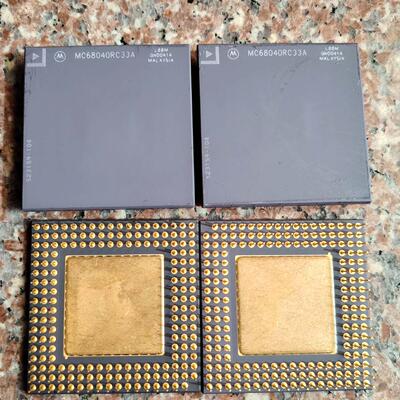 MC68040RC33A  MC68040RC33