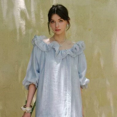 海盐一字肩甜美卷边压褶娃娃裙女