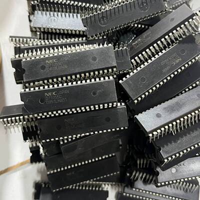 可维修D71055C 双列直插 9成新拔作 200片面几乎没有划议价