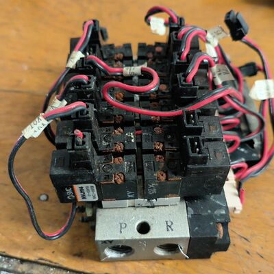 电磁阀型号NVJ114有6组实物拍摄成色如图欢迎打