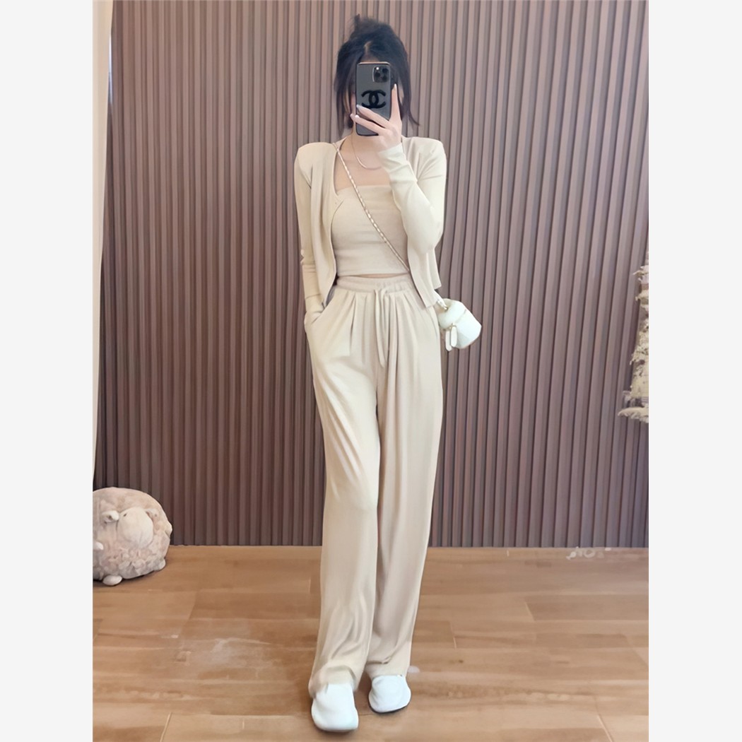 今年流行的春季和秋季新款时尚休闲三件套针织开衫裹胸上衣女士高