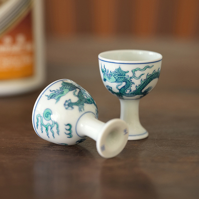 宛玉斗彩绿龙高足杯15ml茅子杯