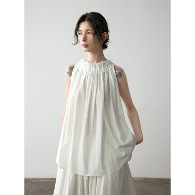 [共线]COLNE夏季新款设计感手工编织花苞领微光感肌理感背心