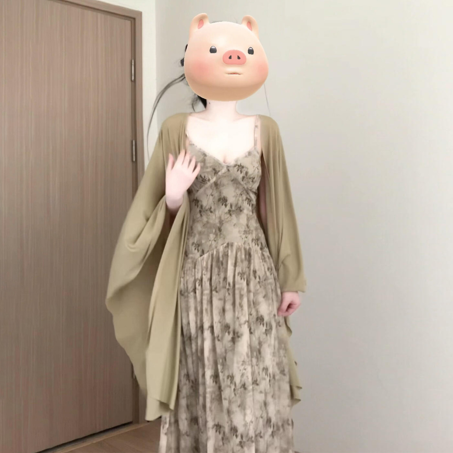 法式复古绿色碎花吊带连衣裙子女夏2026早秋长裙