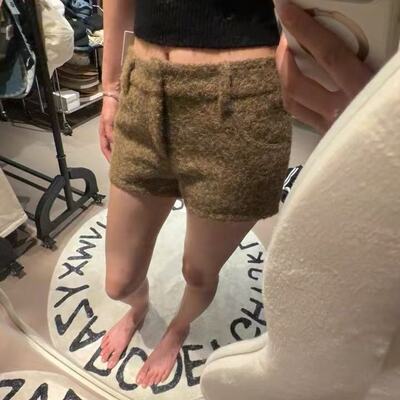 设计感修身显瘦毛呢休闲短裤