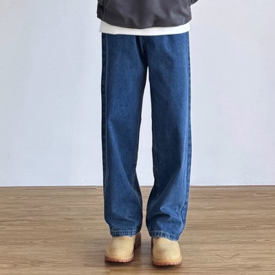 其它水洗做旧深蓝色宽松牛仔裤