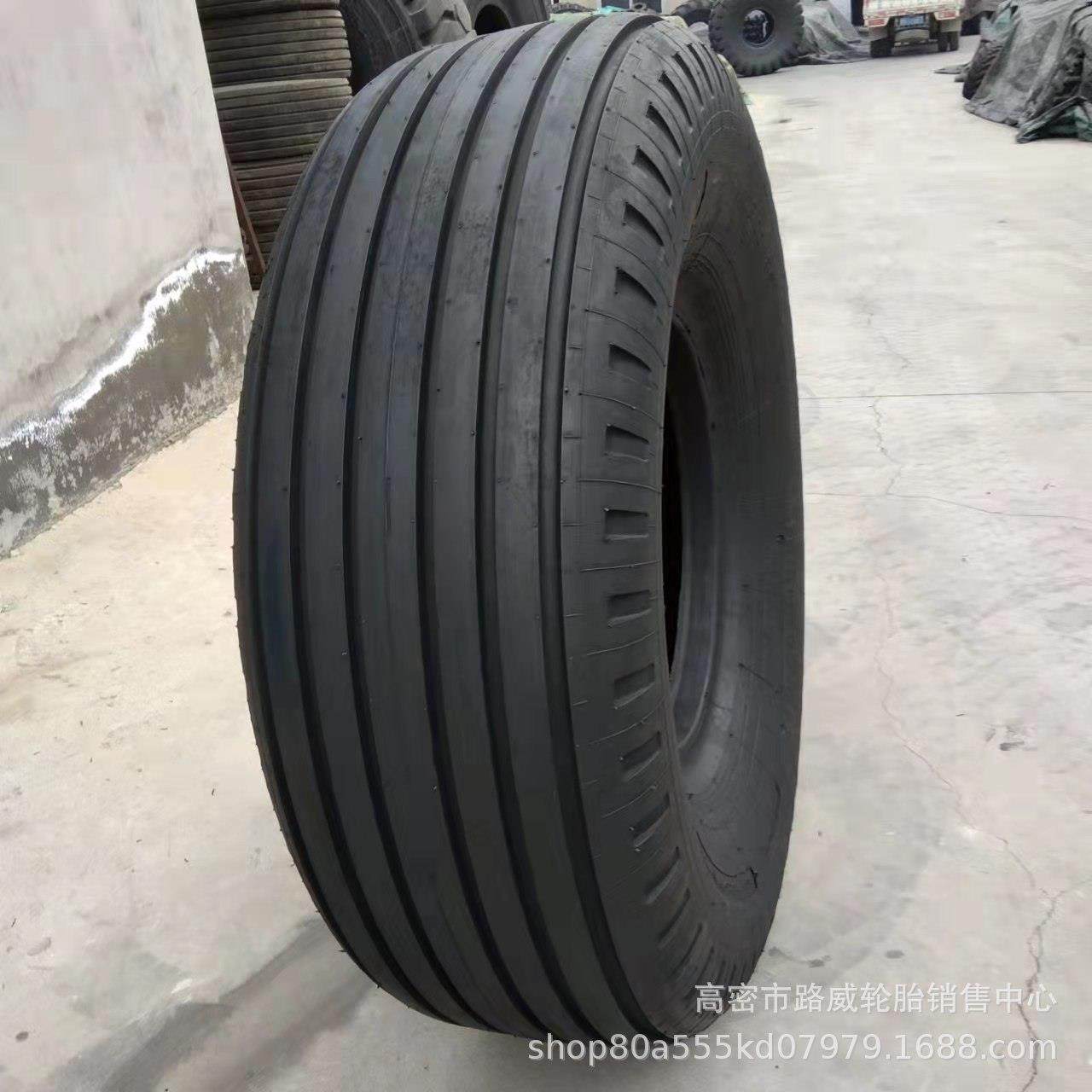 18.00-25顺纹工程机械轮胎沙漠车轮胎