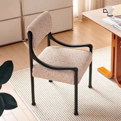 经典配色｜奶呼呼的餐椅