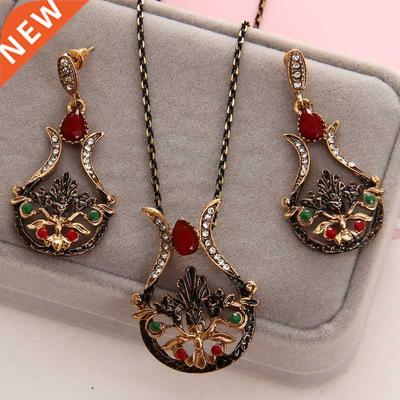 Rhnestone Earrngs and Necklace Set of Ornaments Costume Je