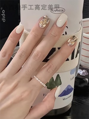 韩式奢华纯白色短款碎钻穿戴美甲