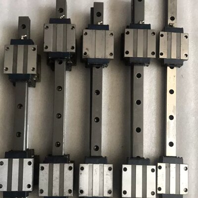 询价IKO LWHT25，总长400毫米——1.4米都有，有锈斑可维修