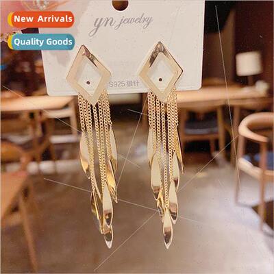 Europe nightclub earrings female rhombic willow leaf blade p