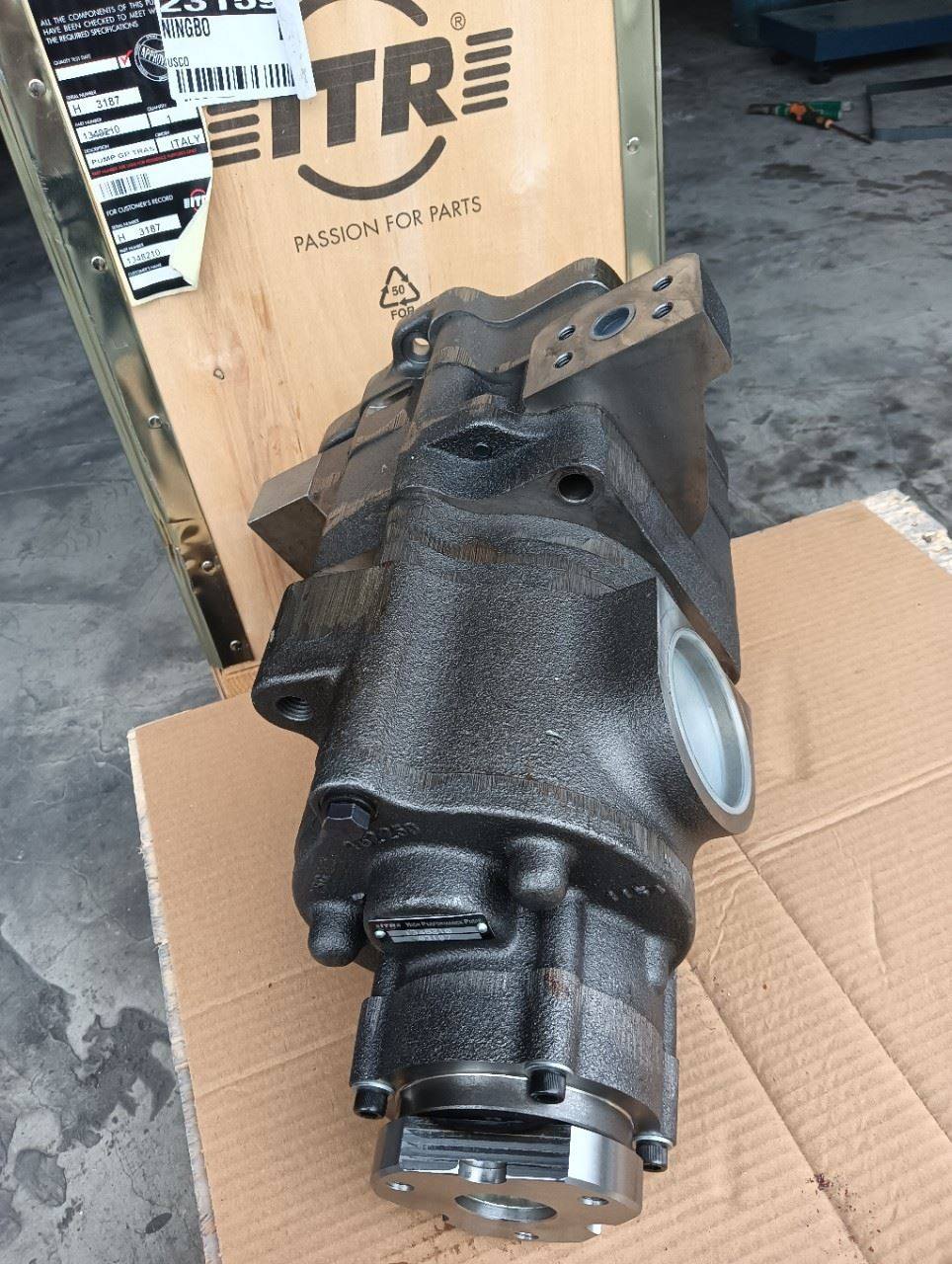 卡特彼勒D9R推土机齿轮泵-D9R五联泵-卡特D9R五联泵1348210液压泵_虎窝淘