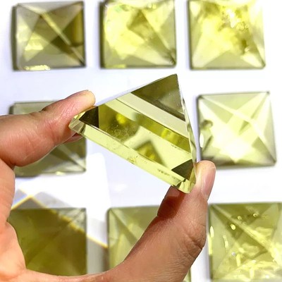 天然黄水晶金字塔晶体透颜色好黄水晶原石打磨金字塔水晶饰品摆件