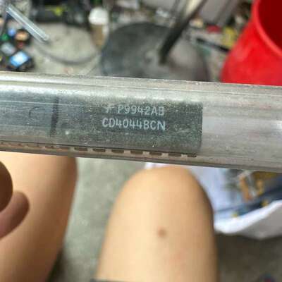{议价}CD4040 CD4040BCN 原包装1300个，美国飞
