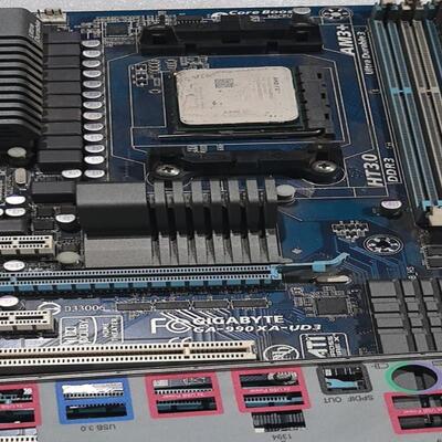 -990x-ud3＋fx8120 cpu ＋4内