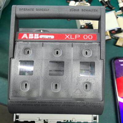 {雅致机械商行}ABB熔断器隔离开关XLP 00