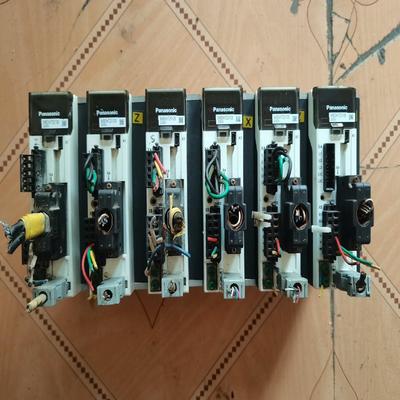 驱动器 MBDHT2510E  400w 下来一共六