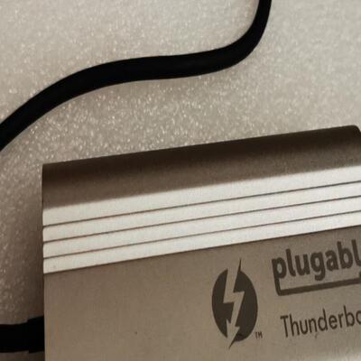 plugable    TBT3-DP2X Thunderb