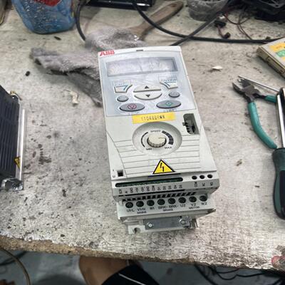 （设备配件）ABB变频器 ACS150-03E-08A8-4 4KW38